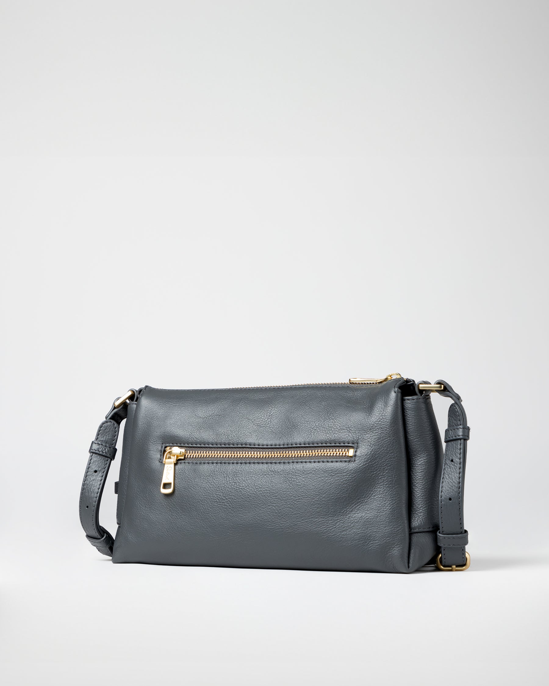 OUTLET : 男女裝手袋、銀包及配件 低至3折 | Bauhaus HK